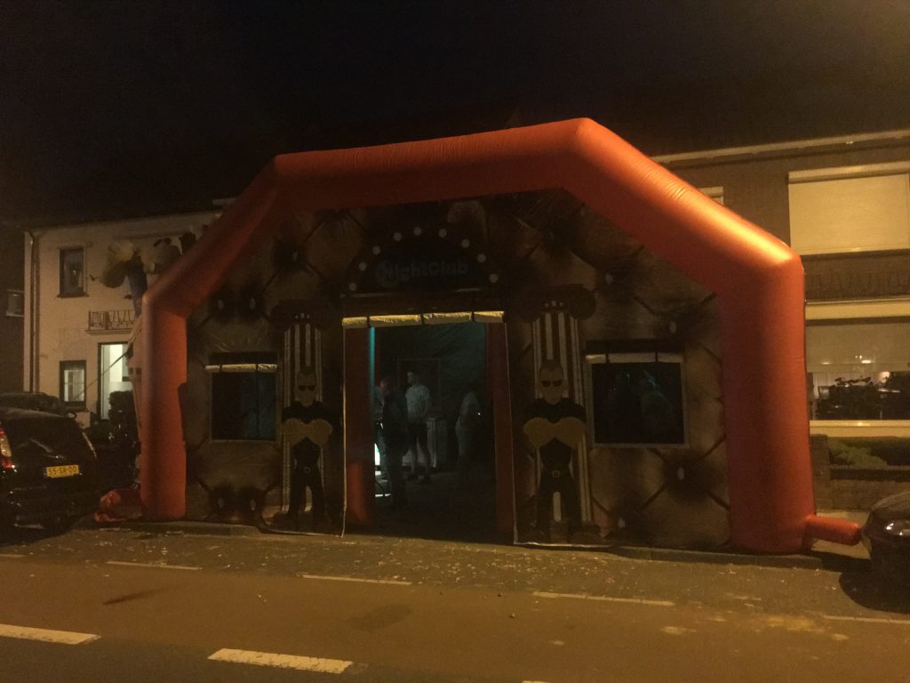 Huur de opblaasbare party-/thematent de Nightclub. - WE-inflate
